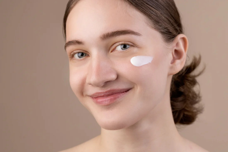 Under-Eye Cream Explained: What It Does and Why – The Quest for Fitness